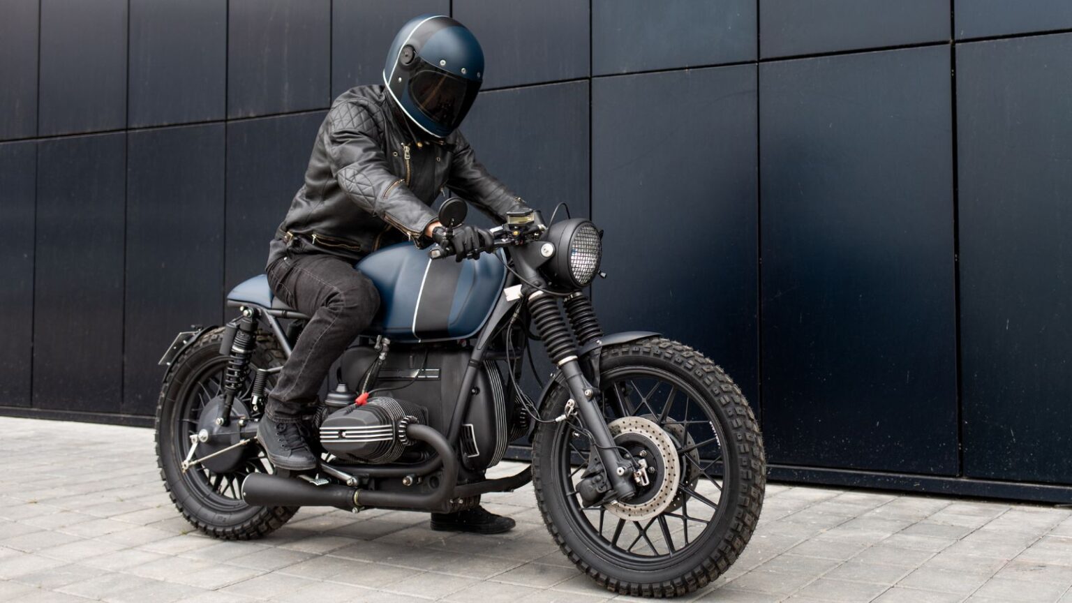 How to Build a Café Racer: Turning 80s and 90s Bikes into Custom Classic